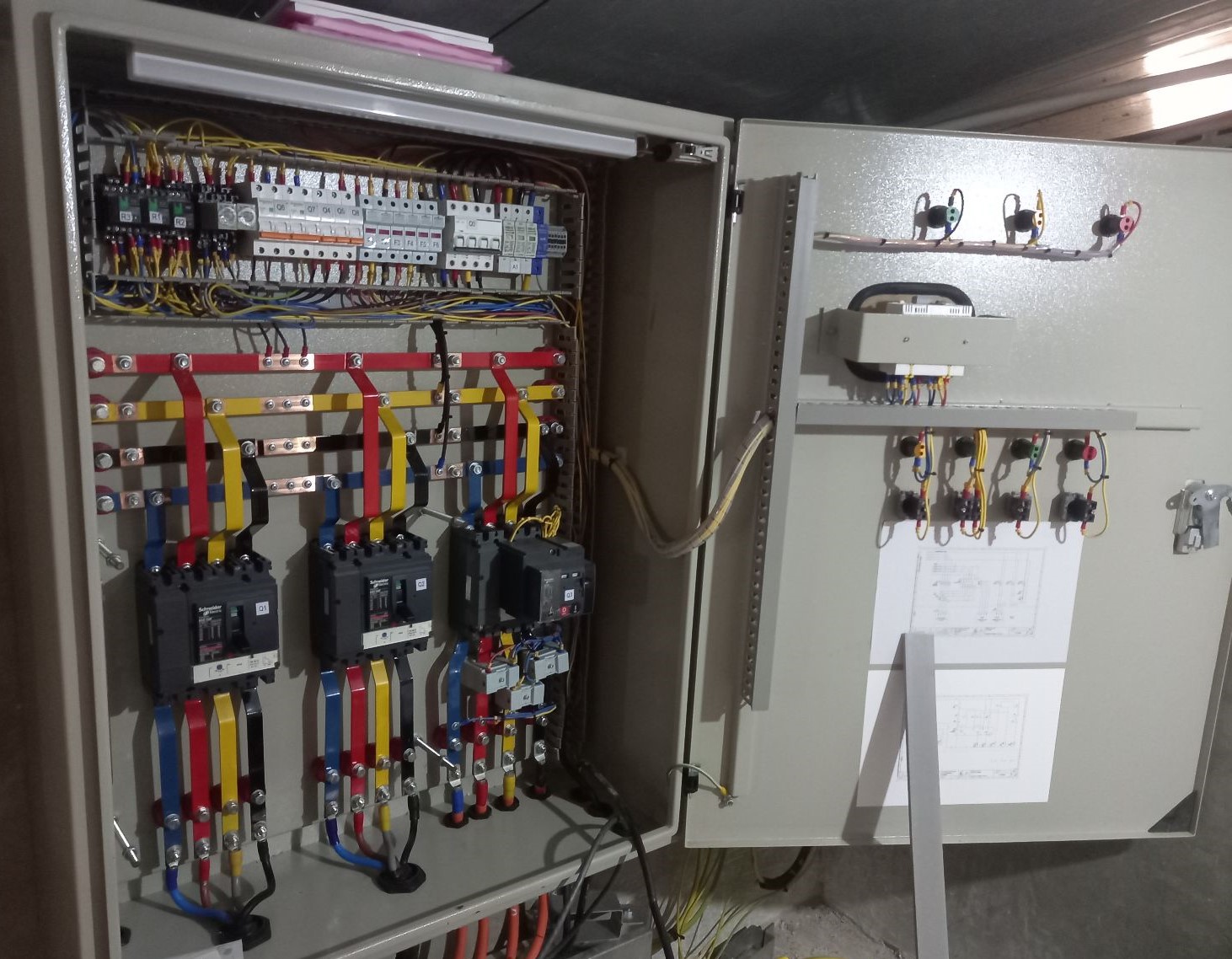 Panel Listrik – MERZ Engineering